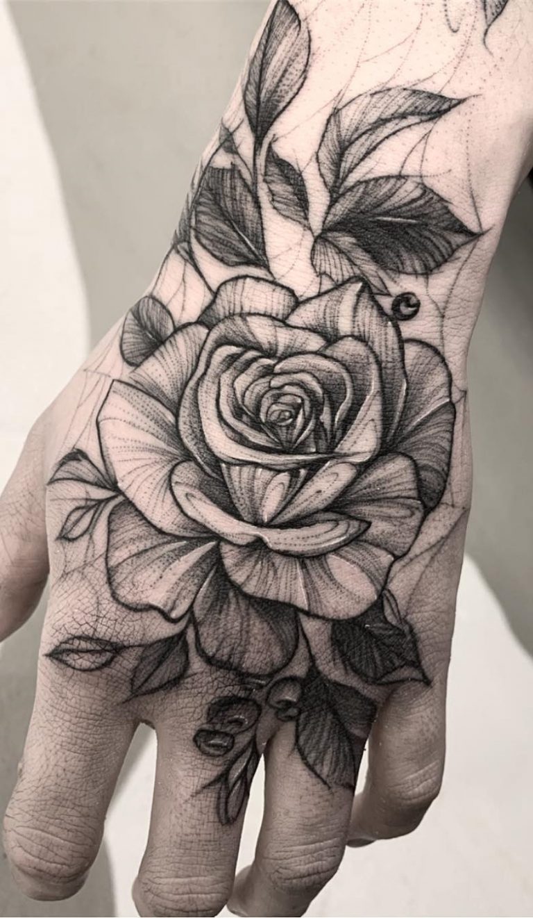 Tatuagem de rosa feminina: +30 fotos lindíssimas para fazer