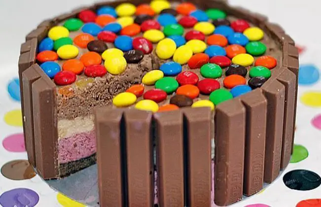 Bolo kit kat: Veja incríveis fotos e saiba como fazer