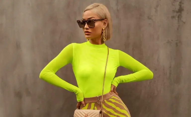 Roupas Neon: 30 Looks inspiradores dessa super tendência
